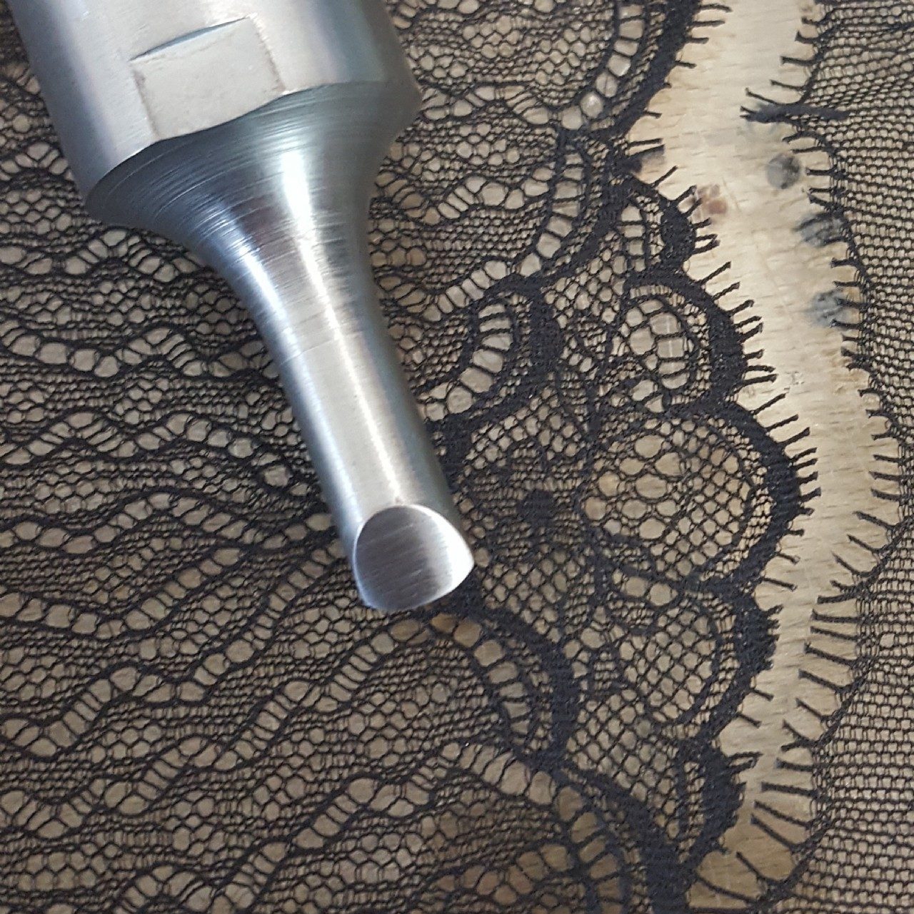 Ultrasonic cutting machines - Sonomax